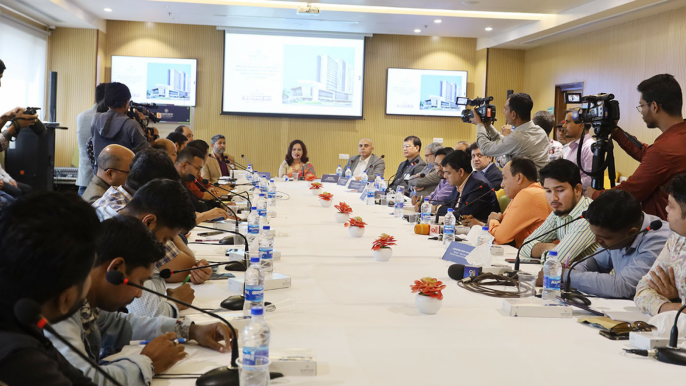 Evercare Hospital Chattogram holds roundtable discussion